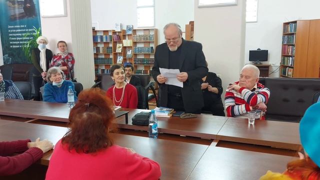 В "Русле" весело шагать", читает Анатолий Иванович Бирюков