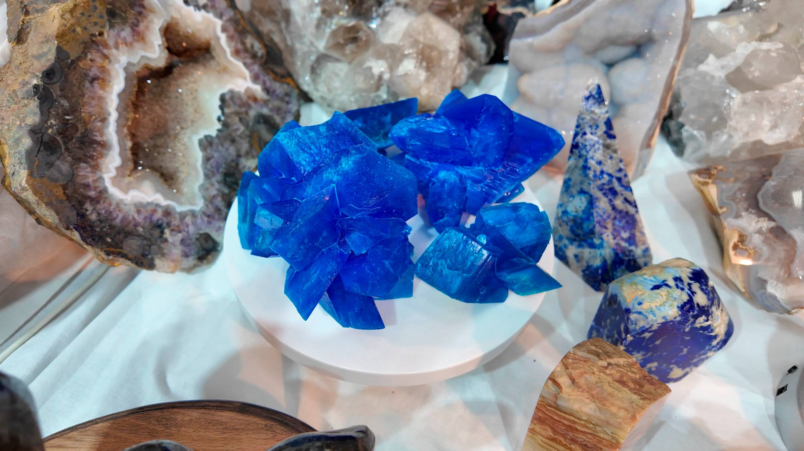 Обзор Самоцветный Развал Гемма осень 2025 Москва Ярмарка камней Минералы Горные породы Выставка