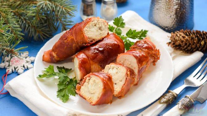 Закрутим лакомую историю к празднику. КУРИНЫЕ РУЛЕТИКИ С БРЫНЗОЙ