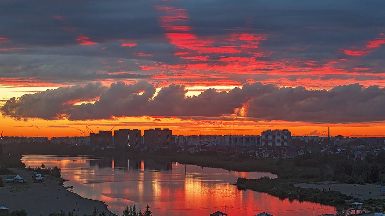 Песня "Закат над городом". Музыка Suno ai, текст Т. Кузнецова //stihi. ru/. Видео, вокал: Л. Ломаева