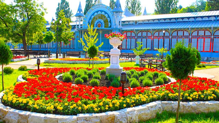 Киса Воробьянинов, Ждущая девушка и другие локации парка Цветник.