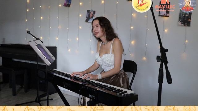 Юлия Яневич, авторская песня "В каждом Луна"