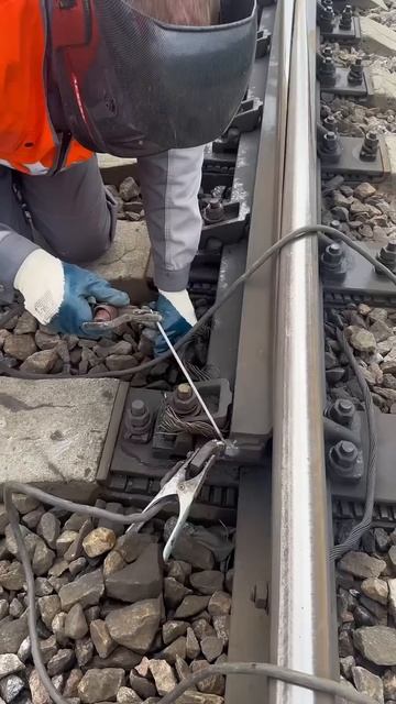 Оторвало ухо на уравнительном приборе
