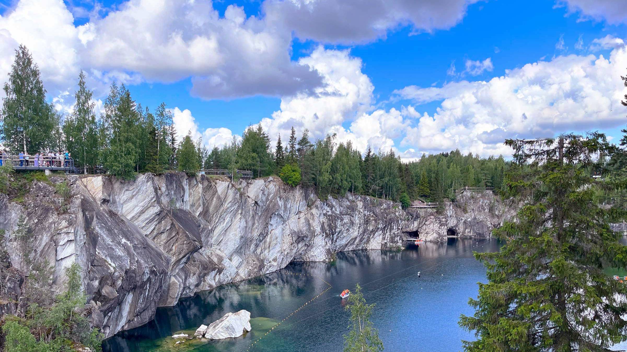 Итальянский, Мраморный карьер и другие локации Рускеалы