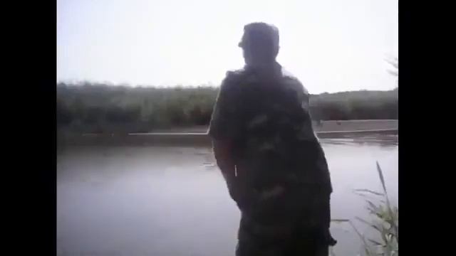 Ловля плотвы, улейки, краснопёрки, на малой речке поздней осенью.