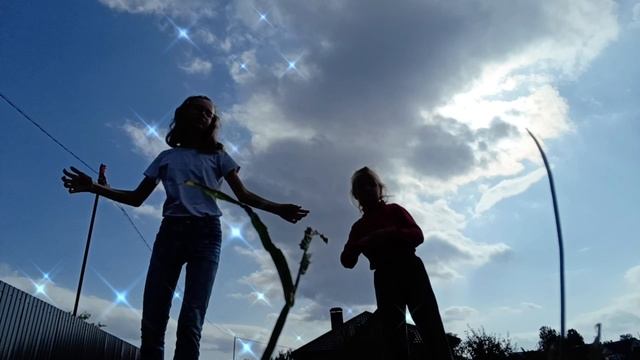 Сентябрьский ролик ❤️_Танцую с сестрой 👧🏼