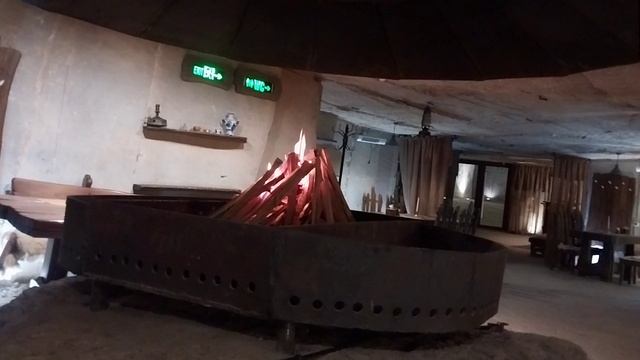 Прикольный мангал в скале!