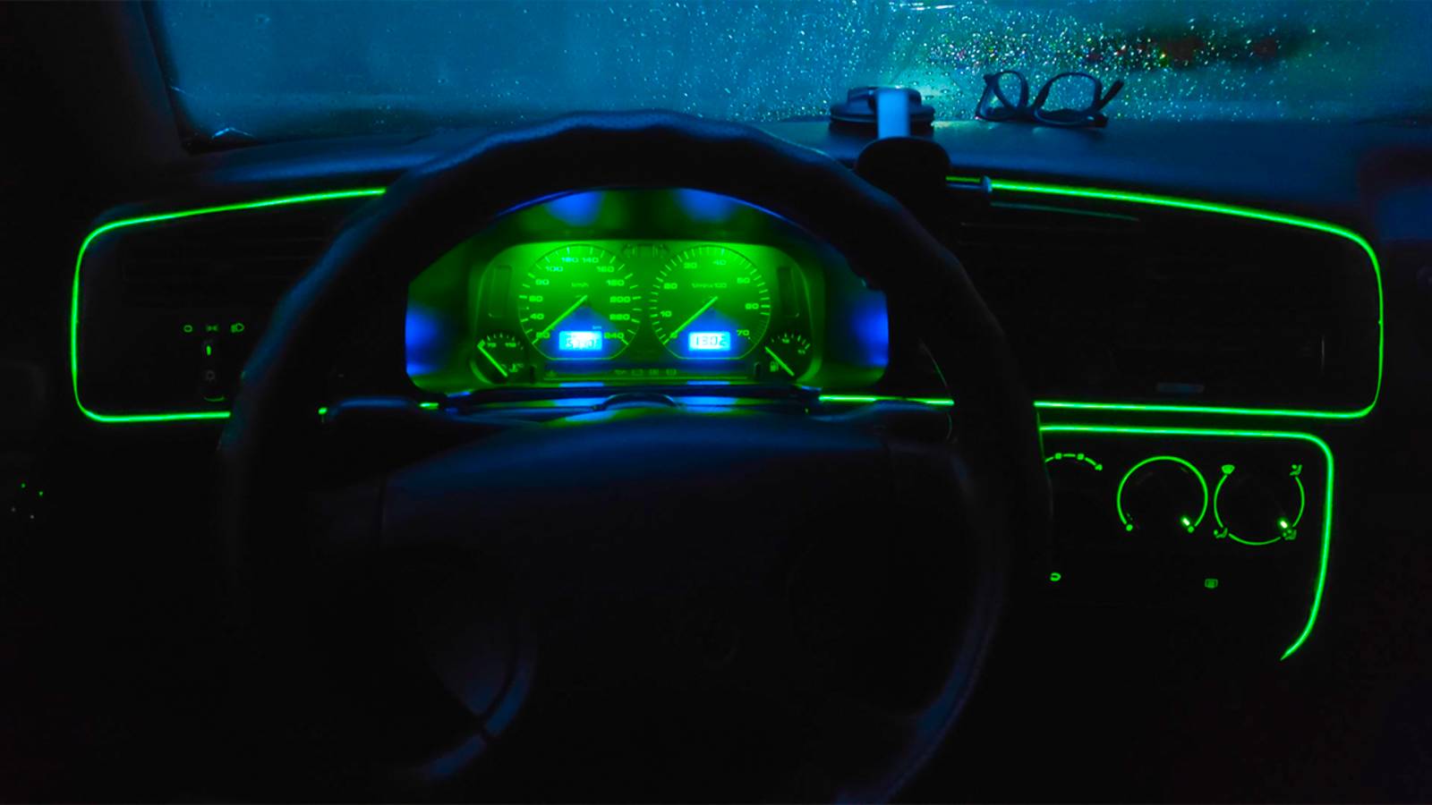 Хочешь добавить вайба в салон? Установи неоновую ленту! | Golf 3