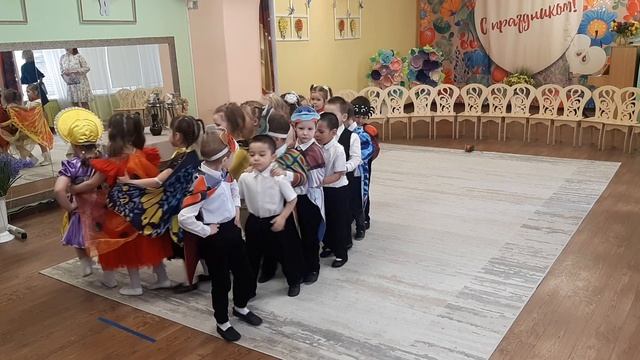 танец Сороконожки