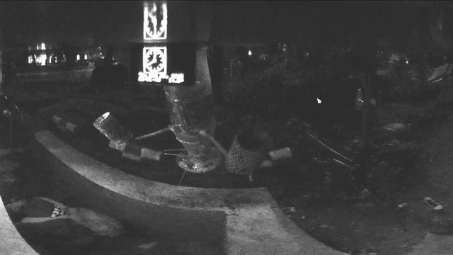 Под окном 2025 окт 09 - 10  частичное отопление в Москве