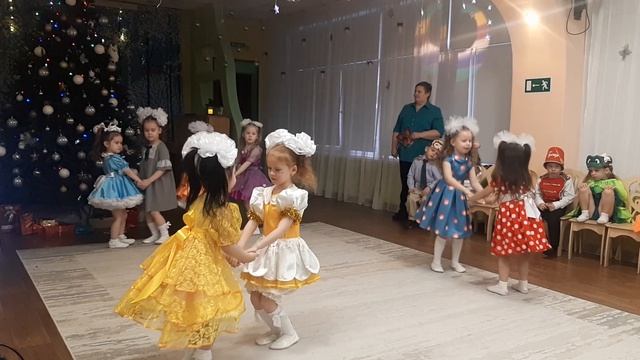 Танец Кукол средняя группа