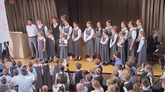 Проект «Классная песня»: 11 класс – «Место для шага вперёд»