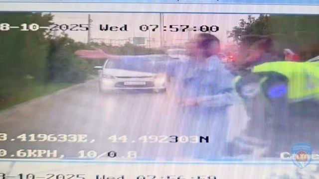 Опасную поездку подростков в школу на питбайке пресекли сотрудники Госавтоинспекции