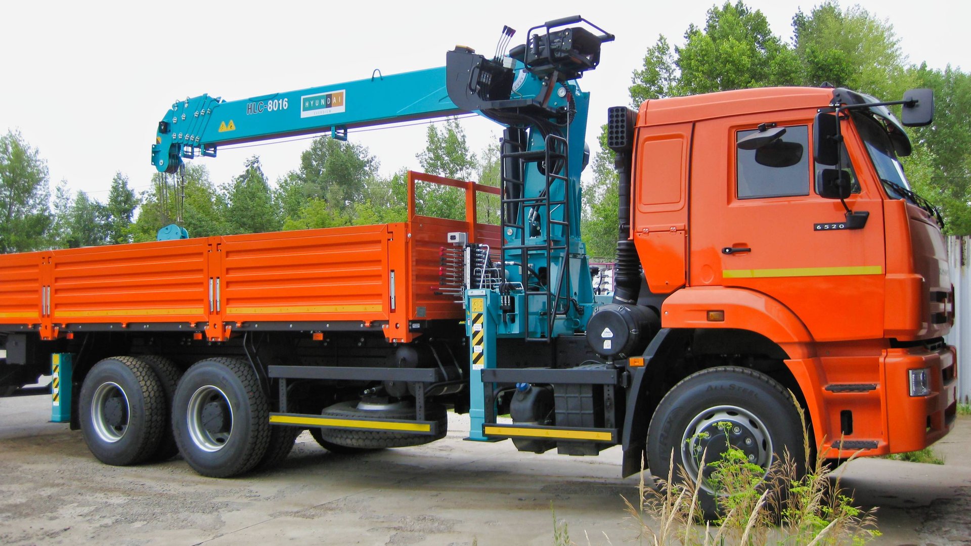 Бортовой автомобиль КАМАЗ 6520 с КМУ HKTC HLC-8016L