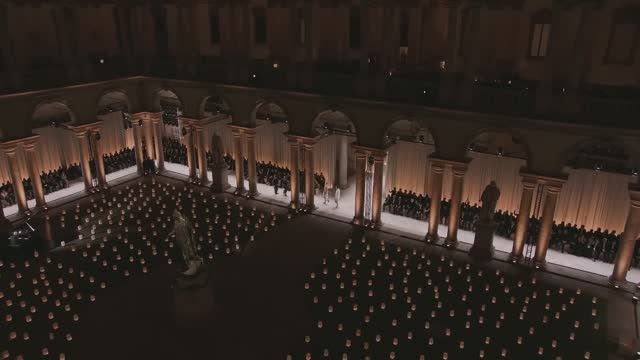 Показ женской коллекции Emporio Armani весна-лето 2026