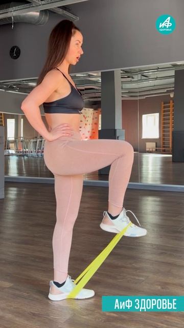 Топ-5 лучших упражнений с фитнес-резинкой. Пошаговая инструкция от тренера