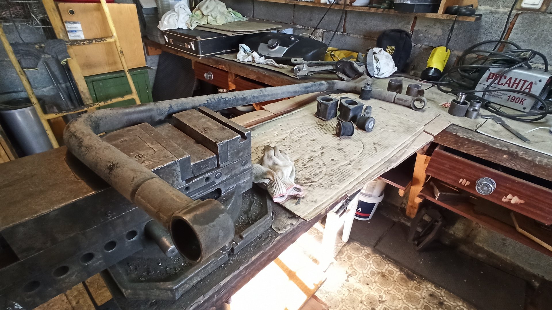 Стабилизатор курсовой устойчивости автомобиля Газон Next. Снимаем всё при помощи болгарки