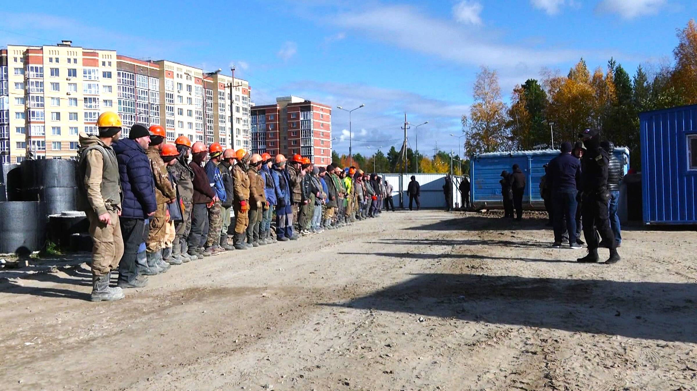 Ужесточение закона и билет в один конец: нелегальных трудовых мигрантов массово выдворяют из Югры