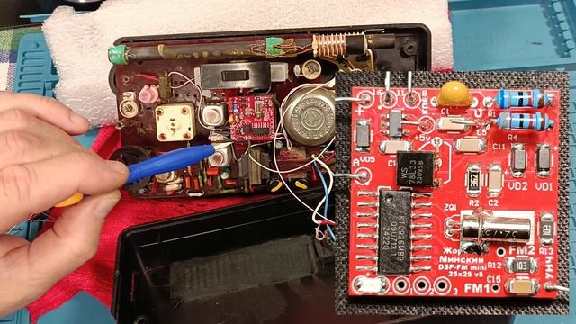 📻 FM плата 25х25 мм . Пример установки в Селгу 405 . В любой радиоприёмник СССР - Аналогично !