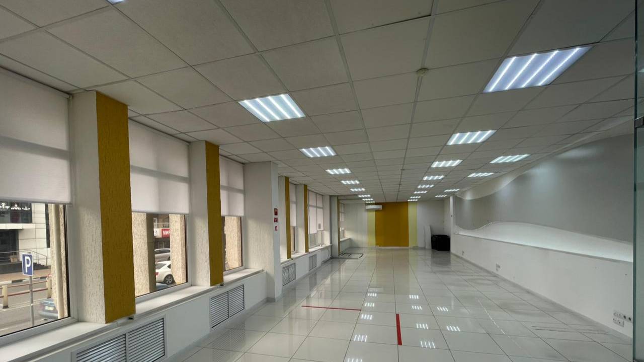 АРЕНДА/ СДАМ В АРЕНДУ ПОМЕЩЕНИЕ . Новороссийск , Центр, проспект Ленина