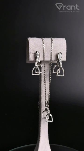 Как рождается красота. Ювелирный завод "Грант" создает самые новогодние украшения.