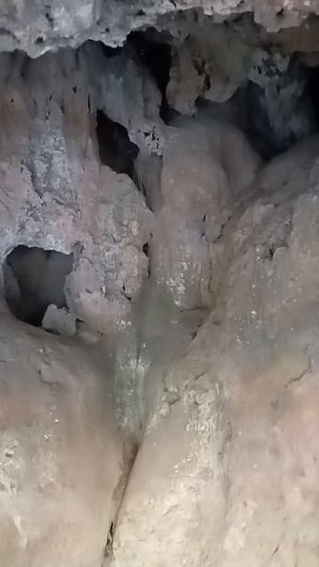 Скальные гроты, пещеры дюденского водопада. Руины с мегалитами древней цивилизации гигантов. Анталья