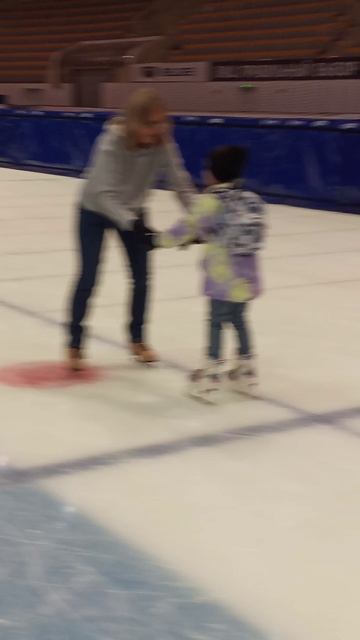 девочка с рюкзачком