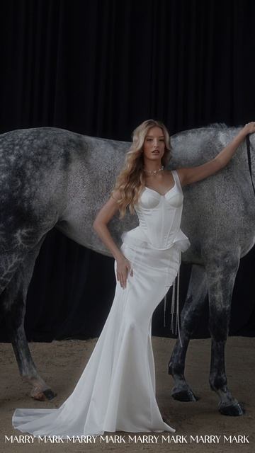 Свадебное платье Юмберта из коллекции «Freedom» 2026 от Marry Mark Minimalism