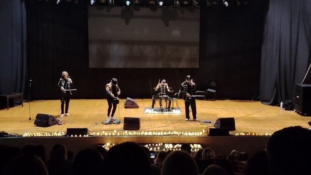 Смысловые галлюцинации - вечно молодой кавер-квартет «D/C BAND»