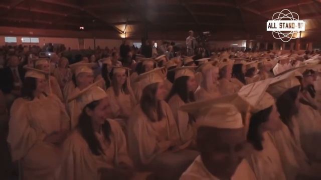 Выступление Джима Керри перед выпускниками Университета Махариши