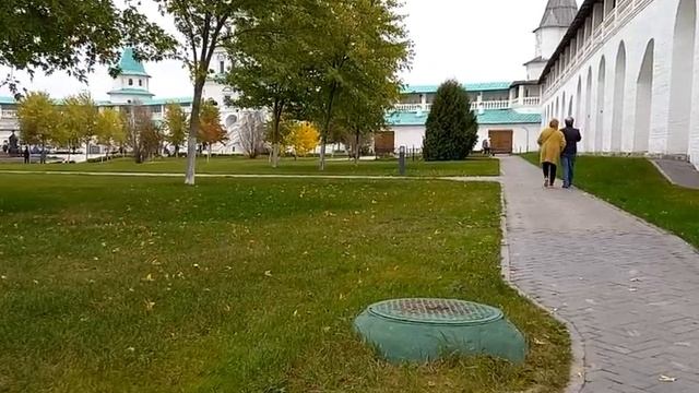 Прогулка у Воскресенского собора. 13 октября