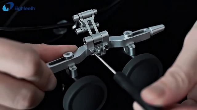 Гид как установить фонарь 𝐒𝐨𝐟𝐭𝐨𝐮𝐜𝐡 на бинокуляры Eighteeth