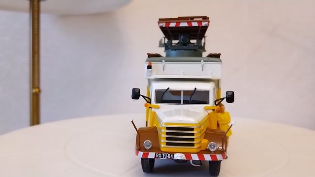 CSEPEL D 352 - FELSOVEZETEK - 

Чепель  Д 352 - Машина для ремонта и обслуживания контактной сети