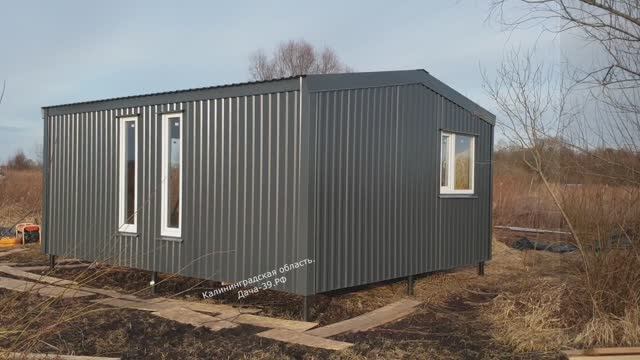 Домик из бытовок 27 м2. Профнастил фасад. 6,00*4,90 высота 2,85