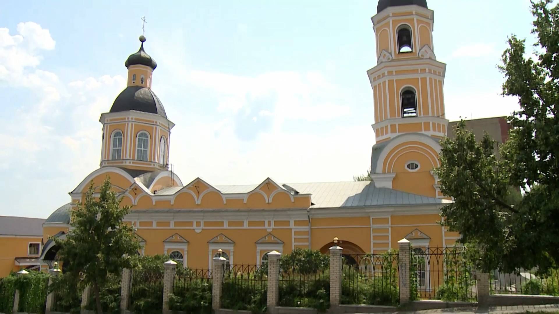 Выпуск посвящен Покровскому архиерейскому собору