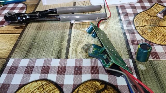 люстра светильник моргает одна из причин