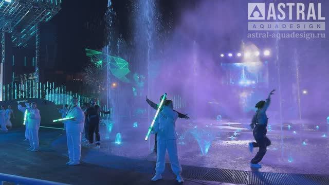 Церемония открытия нового музыкального мультимедийного фонтана на площади 50-летия, г. Новый Уренгой