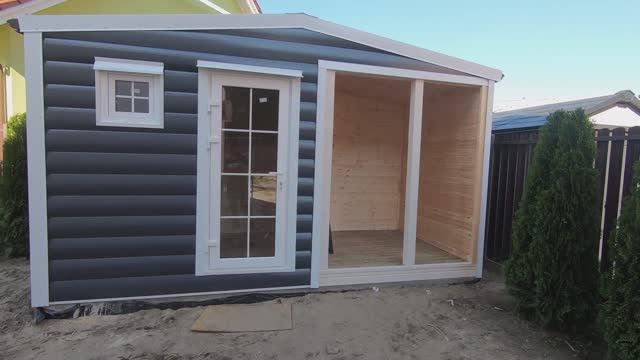 Садовый домик 4,50*2,00-хоз.блок и вольер.