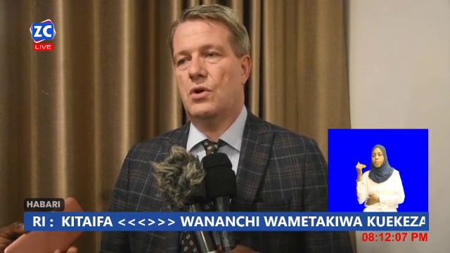 Чайковский - музыка без виз Денис фон Мекк в ТВ-репортаже (на суахили) после концерта на Занзибаре