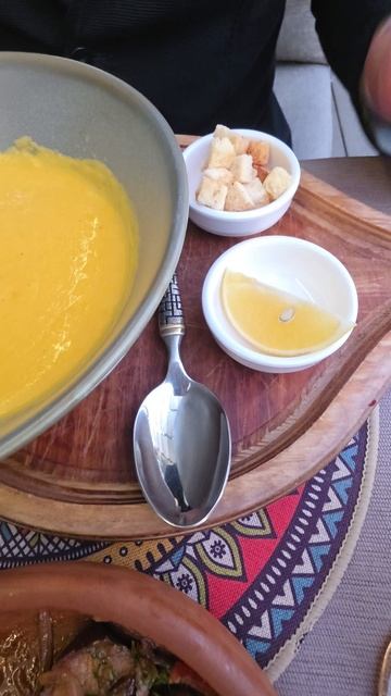 Оставили миллион за обед в грузинском ресторане в Ташкенте