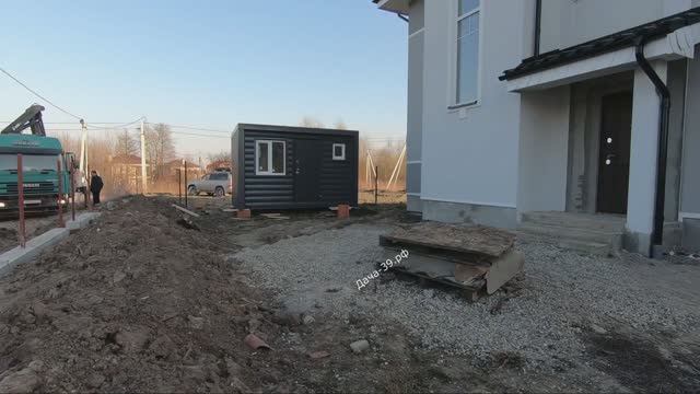 Садовый современный домик  4,00*2,25 у Жилого дома.