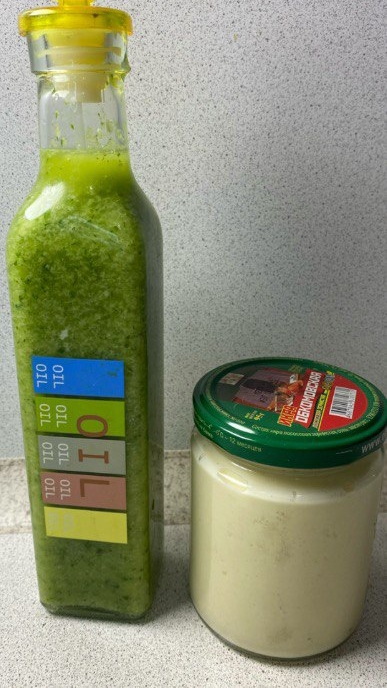 Чесночная паста.Зеленое масло.