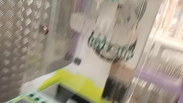 новый автомат в Дикси магазине и мы его смотрим