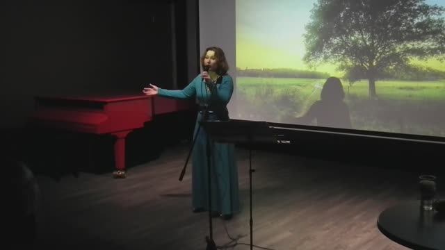 "Подмосковные вечера", исп. Ирина Осинская