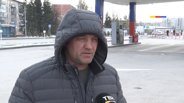 Дефицит бензина на заправках вызывает недоумение у автовладельцев