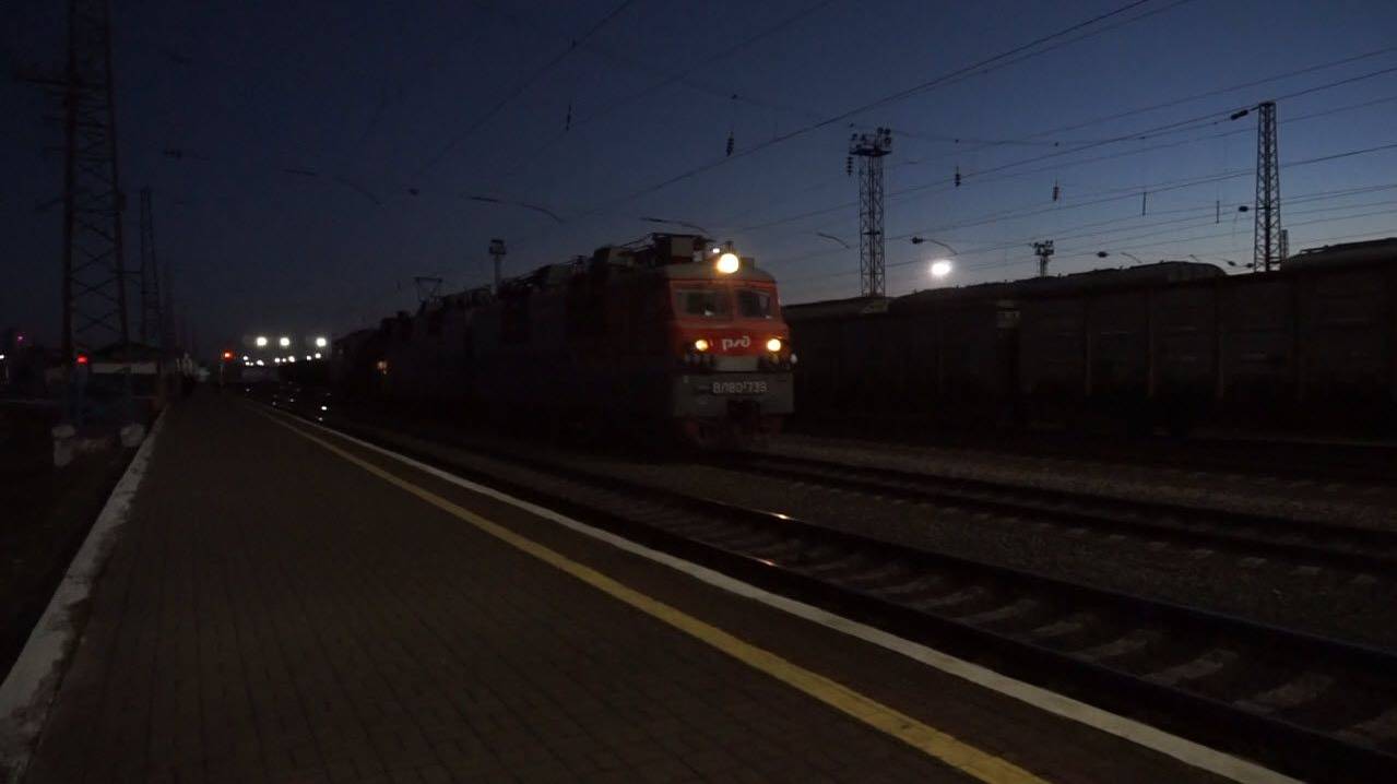 Электровоз ВЛ80С-739 с паровозом Ем-3753
