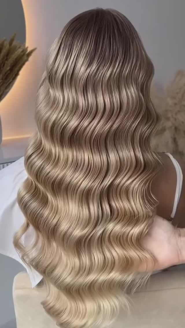 Роскошные локоны на утюжок #прическа #укладка #волосы #локоны