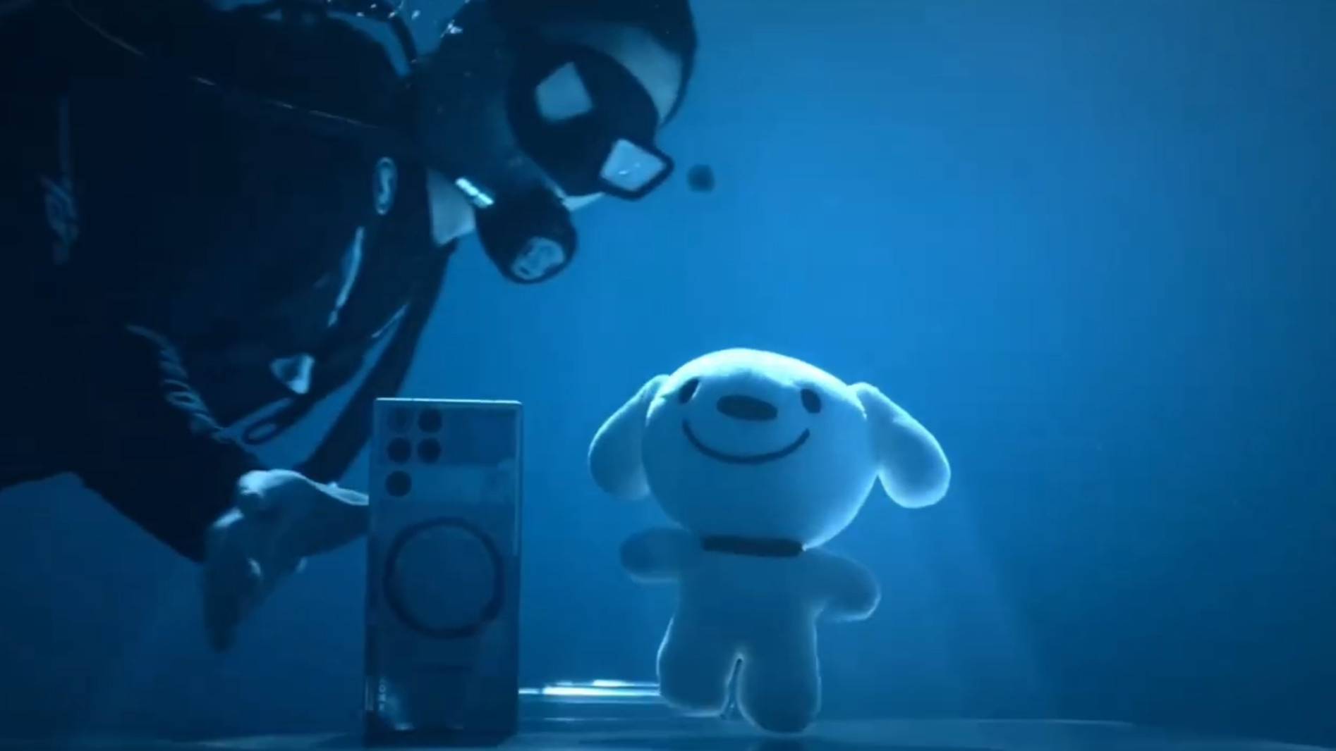 Red Magic 11 Pro - Сенсация! Подводная распаковка игрового монстра из поднебесной 🤿🎮