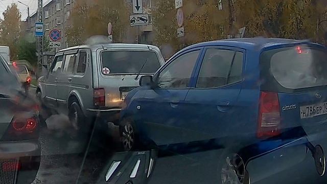 Нива откатилась ©20251013