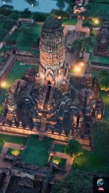 Храм Пхра Рам — древняя святыня Аюттхаи.Построенный в 1369 году королем Аютайи